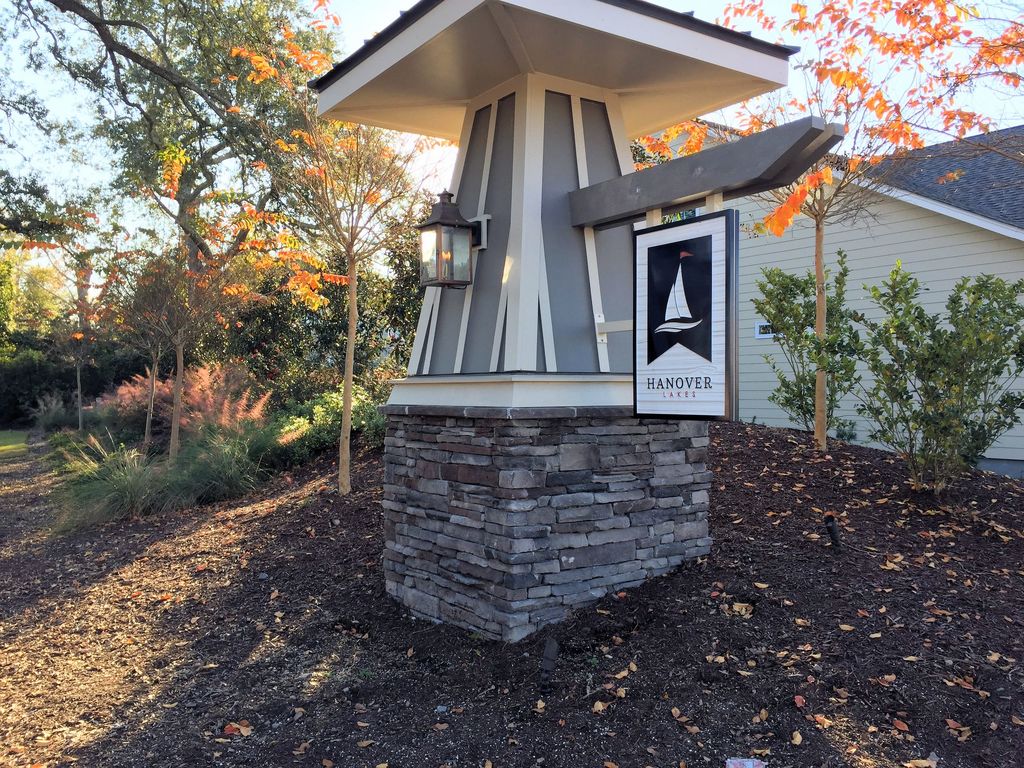 Hanover Lakes - Entrance Sign - The Cameron Team