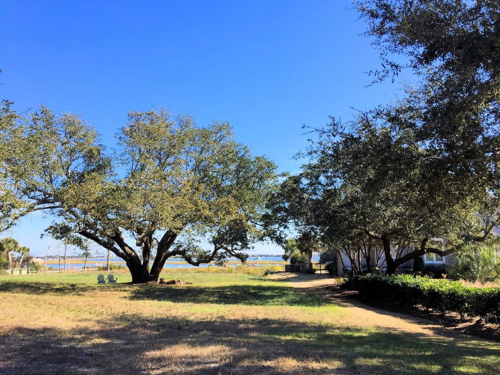 Sloop Point Plantation - Intracoastal Waterway - The Cameron Team