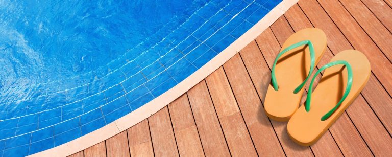 11 Poolside Must-Haves, Plus More! | An Ideal Summer